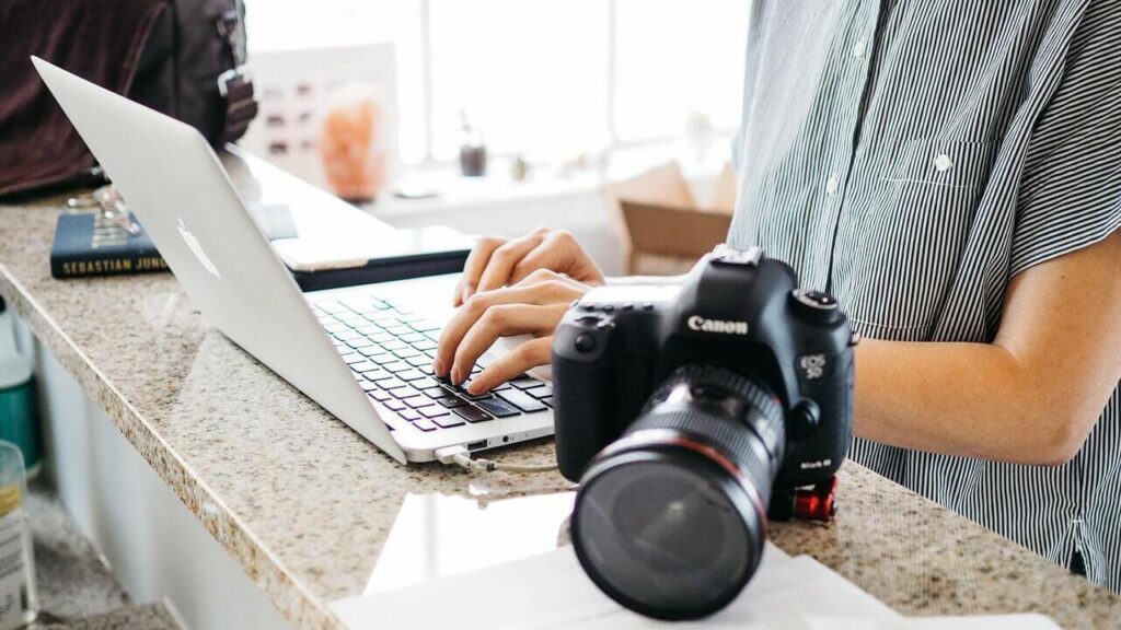 How to Become a Freelance Photo Editor and Build Your Business