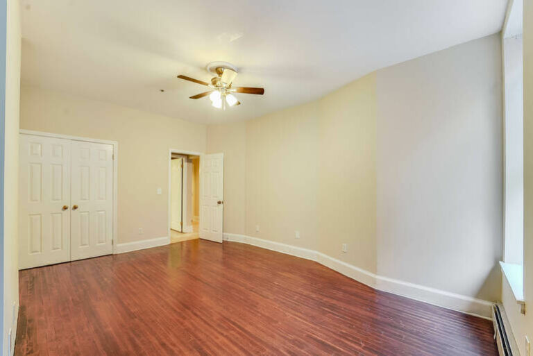 Farmhouse Interior Design - Top 5 Farmhouse Staging Examples