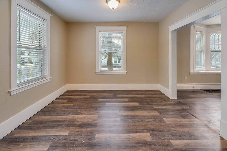 Farmhouse Interior Design - Top 5 Farmhouse Staging Examples