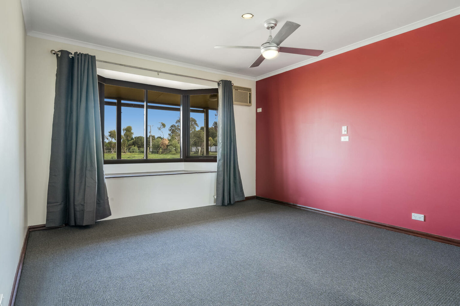 Virtual Staging for Real Estate Listings (6 Best Providers)