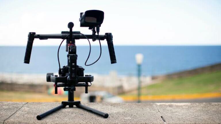 How to Use a Gimbal to Record Top-Quality Videos (7 Tips)