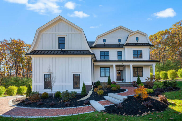 How to Create Captivating Exterior Real Estate Photography