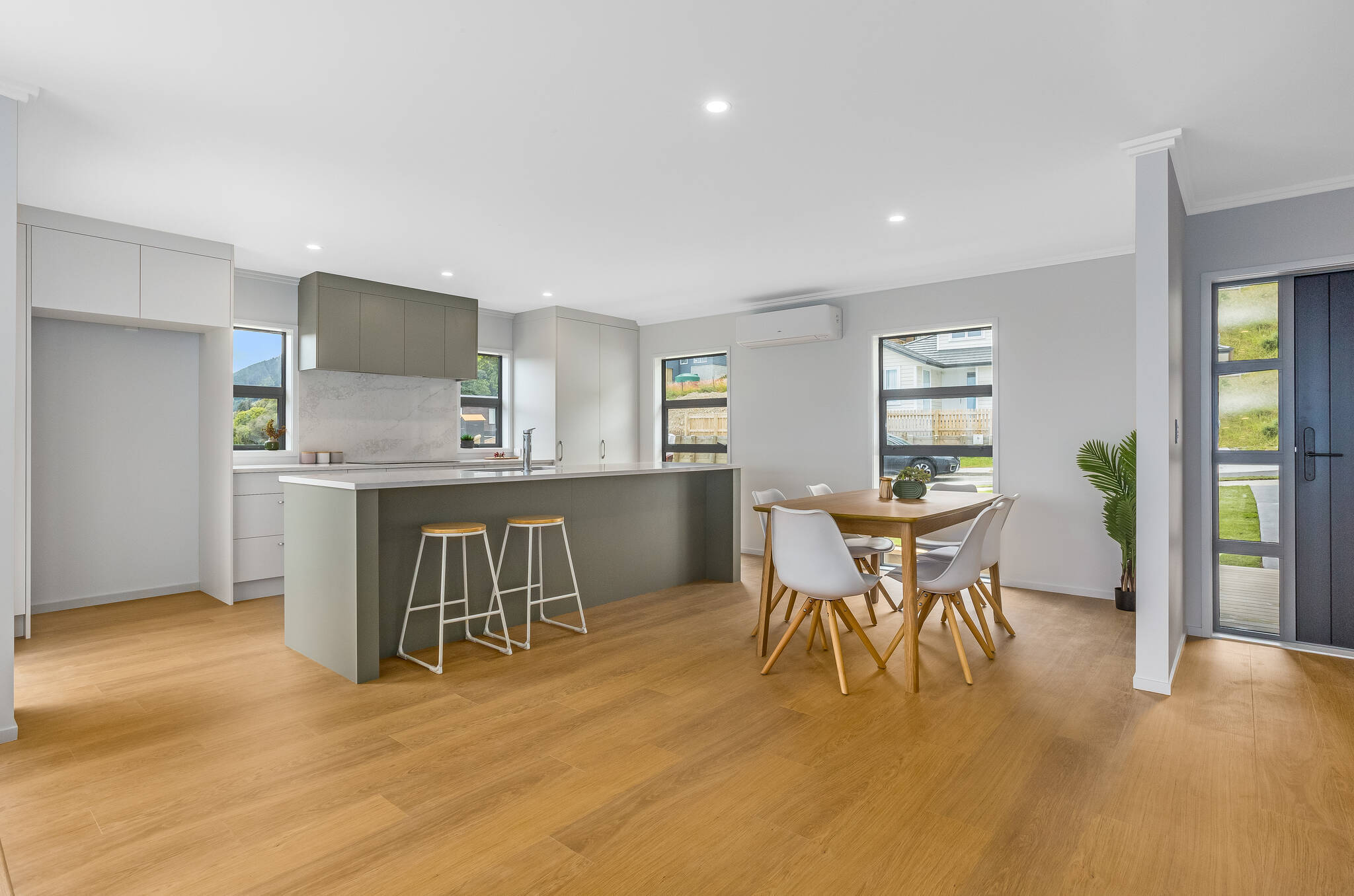 Best Mirrorless Camera for Real Estate Photography in 2026